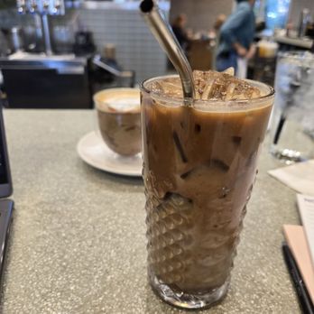 THE ELEANOR - Updated June 2025 - 645 Photos & 406 Reviews - 3207 N ...