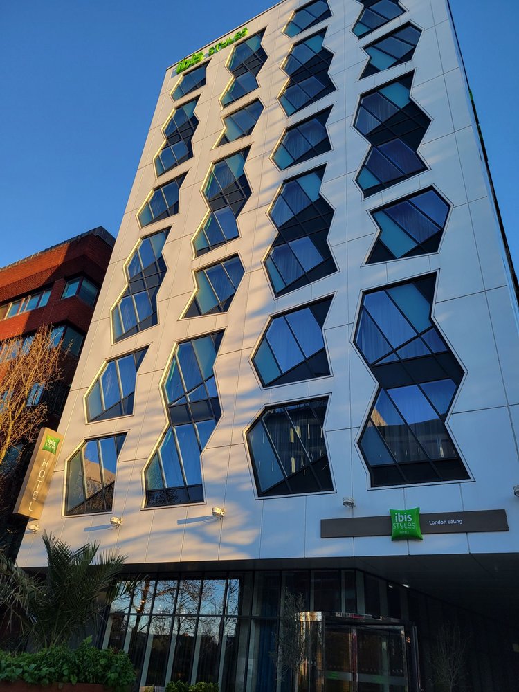 IBIS STYLES EALING - Updated July 2025 - 13 Photos - 32-38 Uxbridge ...