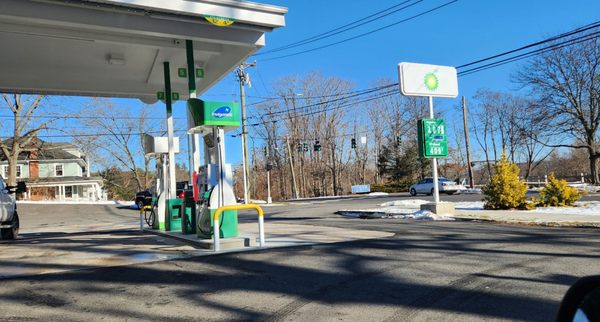 BP - Updated January 2026 - 12 Photos - 955 Hopmeadow St, Simsbury ...