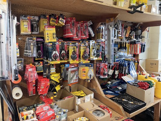 TOOL TOWN - Updated December 2025 - 23639 Pacific Hwy S, Des Moines ...