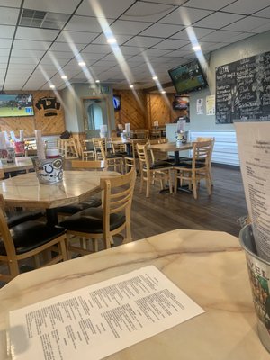 TAILGATERS SPORTS BAR & GRILL - Updated September 2024 - 29 Photos & 34 ...