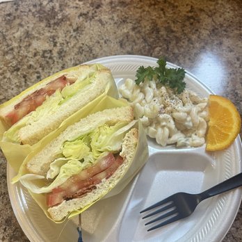 THE UPPER CRUST SANDWICH SHOPPE - Updated December 2024 - 426 Photos ...