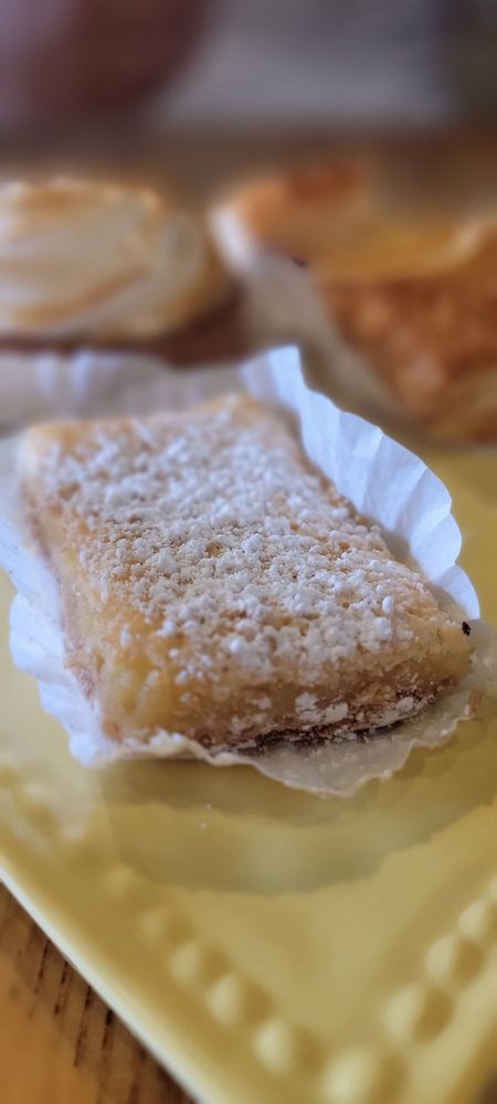 YELLOW VASE - Updated August 2025 - 898 Photos & 546 Reviews - 31248 ...