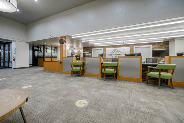 MEMBERS 1ST CREDIT UNION - Updated January 2026 - 22 Photos - 1260 Pine ...