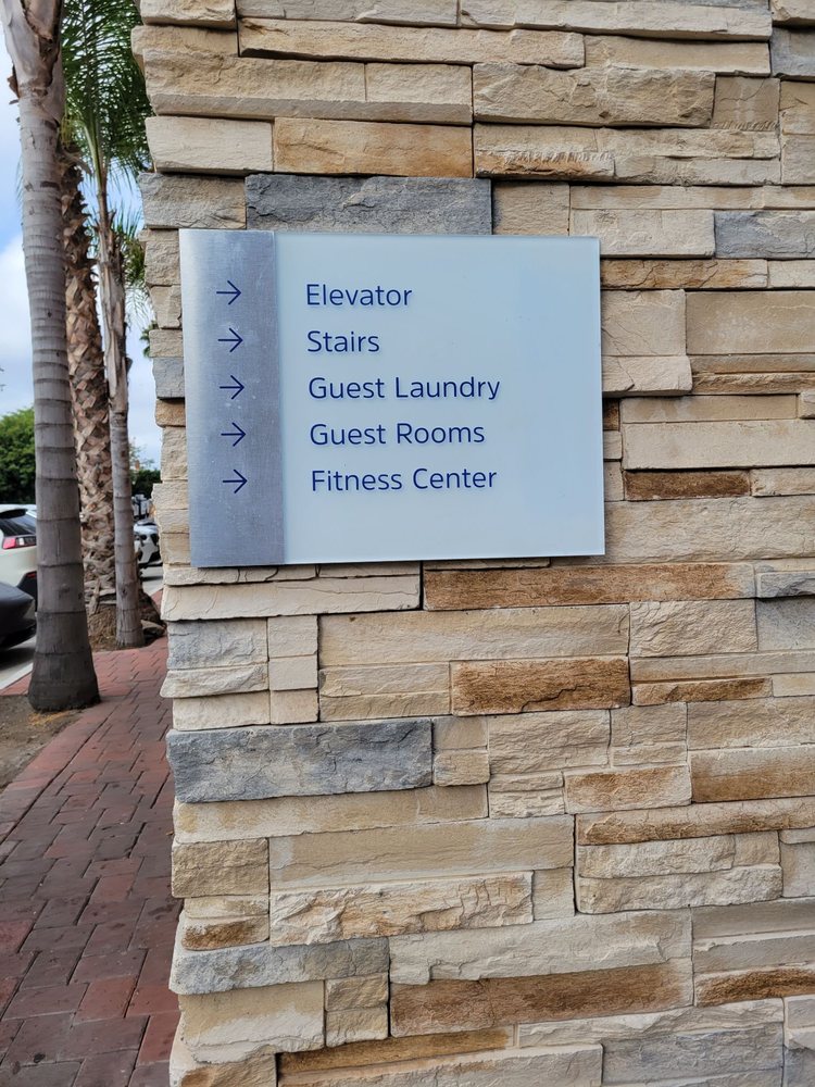 HOLIDAY INN EXPRESS ANAHEIM WEST - Updated December 2025 - 87 Photos ...