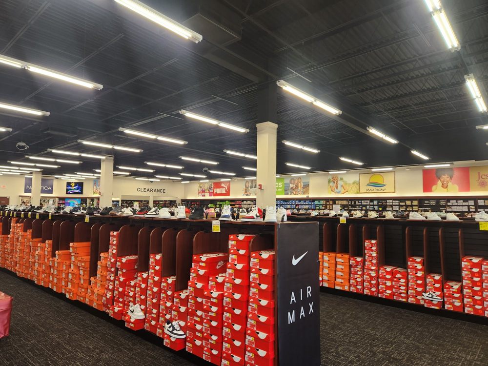 SHOE DEPT. ENCORE - Updated June 2026 - 5313 Harvey St, Norton Shores ...