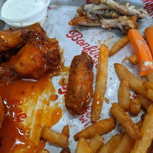 BONFIRE WINGS - 67 Photos & 171 Reviews - 13030 Woodforest Blvd ...