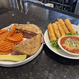 GATE 12 BAR & GRILL - Updated July 2025 - 193 Photos & 166 Reviews ...