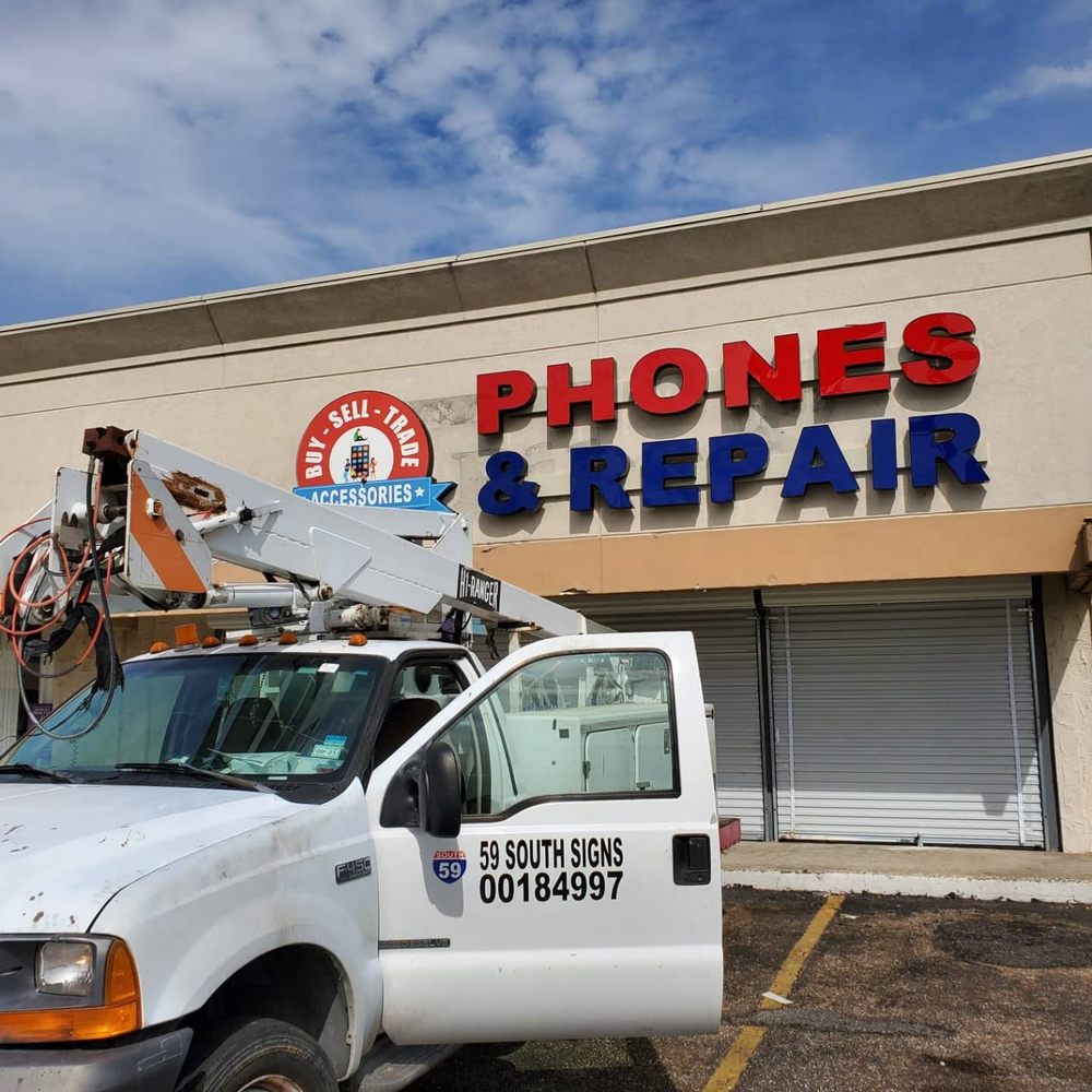 59 SOUTH SIGNS - Updated July 2025 - 54 Photos - 5320 Gulfton St ...