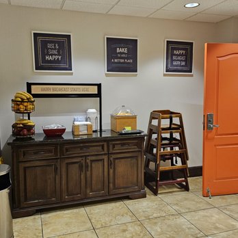 HAMPTON INN & SUITES LODI - Updated November 2024 - 177 Photos & 122 ...