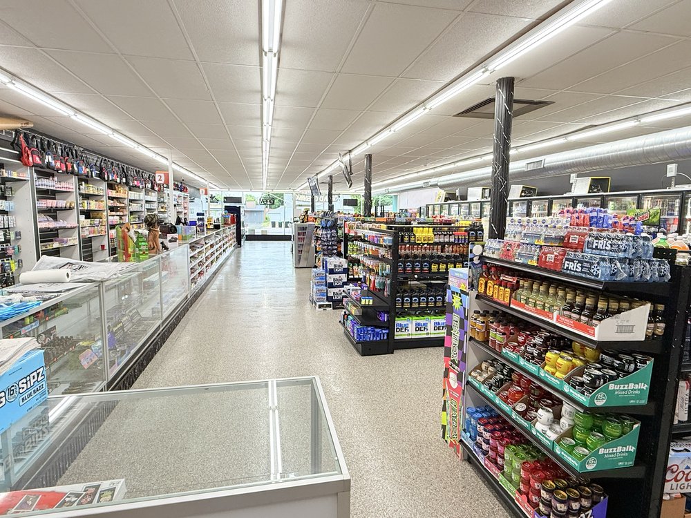 F&M CONVENIENCE STORE - Updated December 2025 - 32 Photos - 1946 Colvin Blvd, Tonawanda, New ...