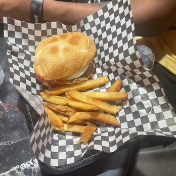 HAMILTON SPORTS BAR & GRILL - Updated December 2025 - 49 Photos & 24 ...