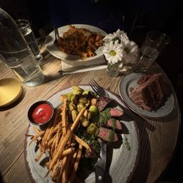 EMRY’S GARDEN - Updated July 2025 - 92 Photos & 68 Reviews - 2 King St ...