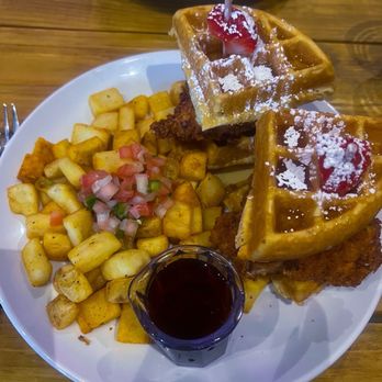 BIG MACHINE DISTILLERY & TAVERN - Updated April 2025 - 191 Photos & 159 ...