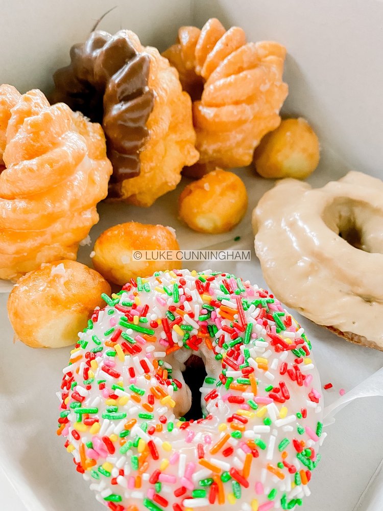 DONUTS & THINGS - Updated January 2026 - 84 Photos & 89 Reviews - 17698 ...