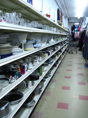 VILLAGE DISCOUNT OUTLET - 16 Photos & 117 Reviews - 2043 W Roscoe St ...