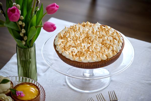 PIE JUNKIE - Updated January 2026 - 86 Photos - 826 Crowfoot Crescent ...