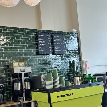 MOTORING COFFEE - Updated November 2024 - 178 Photos & 62 Reviews ...