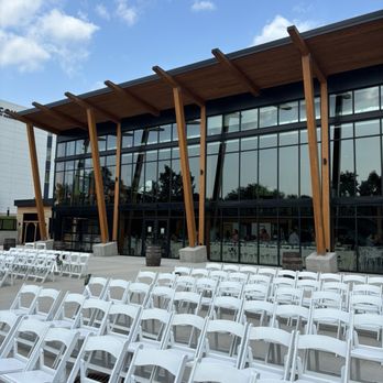 POPLAR HALL - Updated December 2025 - 20 Photos - 141 Riverheath Way ...