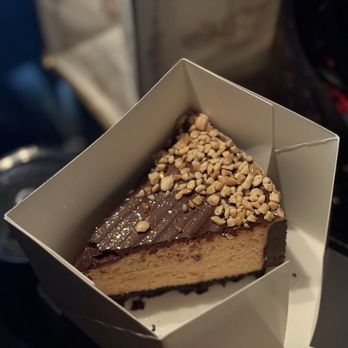 THE CAKE BAKE SHOP BY GWENDOLYN ROGERS-BROAD RIPPLE VILLAGE - Updated ...