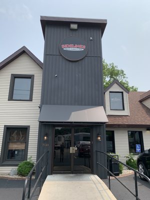 SIDELINES SPORTS EATERY - MELLWOOD - Updated October 2025 - 16 Photos ...