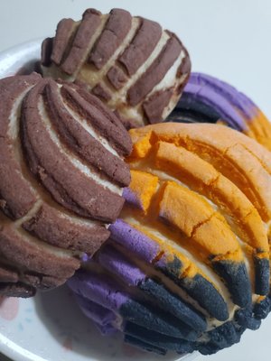LA CORONA BAKERY - 60 Photos & 85 Reviews - Bakeries - 15708 Pioneer ...