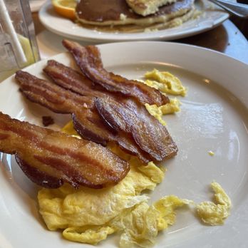 REMEDY DINER - Updated July 2024 - 512 Photos & 720 Reviews - 245 E ...