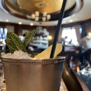 ROUND ROBIN BAR - Updated January 2025 - 223 Photos & 209 Reviews ...