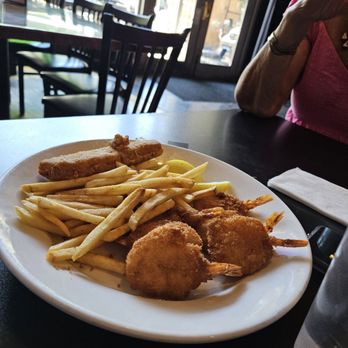 ELLIOTT’S ON CONGRESS - Updated December 2025 - 306 Photos & 308 ...