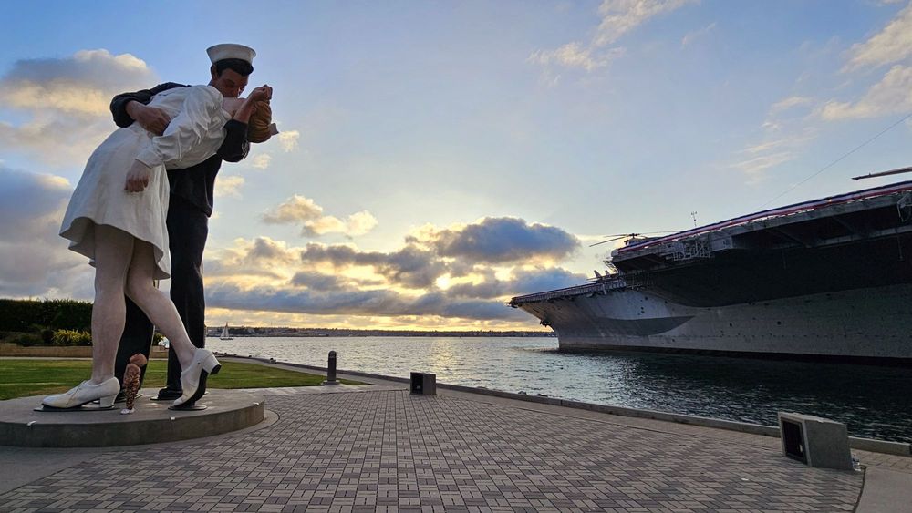 UNCONDITIONAL SURRENDER STATUE - EMBRACING PEACE - Updated October 2025 ...