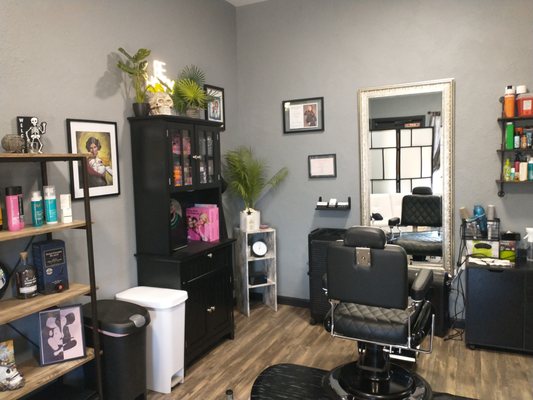 AUTHENTIC HAIR PARLOR - Updated August 2025 - 25 Photos - 1819 N Circle ...