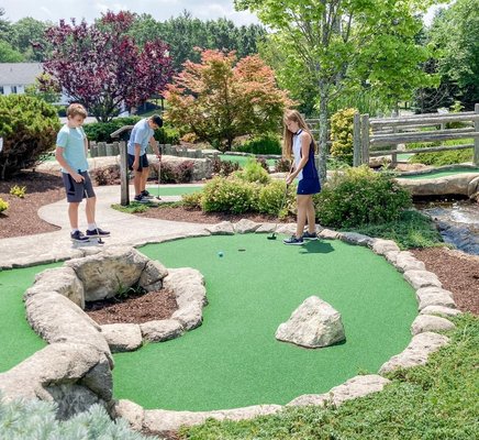 MINI LINKS AT LABELLE WINERY - Updated October 2025 - 14 Nh 111, Derry ...