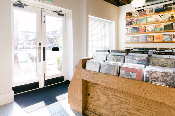 COMEBACK VINYL - Updated November 2024 - 62 Photos & 80 Reviews - 1 ...