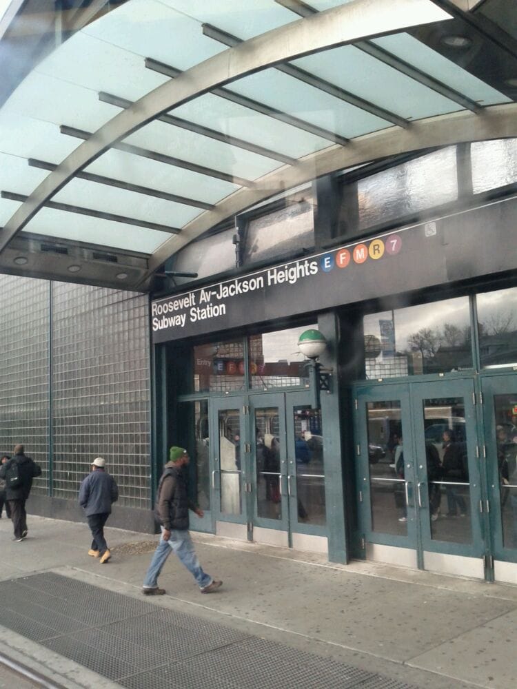 Q33 BUS TO LAGUARDIA AIRPORT - Updated July 2025 - 21 Reviews ...