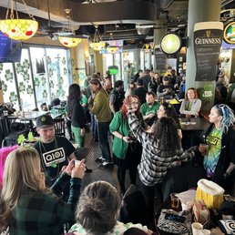 LIZZIE MCNEILL’S IRISH PUB - Updated July 2025 - 190 Photos & 327 ...