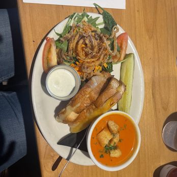 LOCALZ BISTRO - Updated May 2025 - 285 Photos & 321 Reviews - 1850 E ...