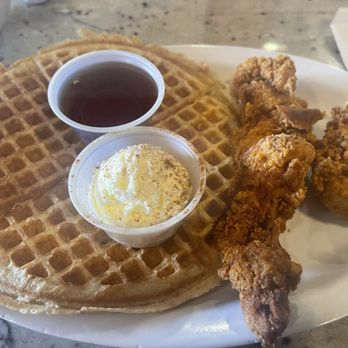 FRANK’S FAMOUS CHICKEN & WAFFLE - Updated October 2025 - 559 Photos ...