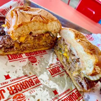 THE BURGER JOINT & BREW - Updated June 2025 - 295 Photos & 213 Reviews ...