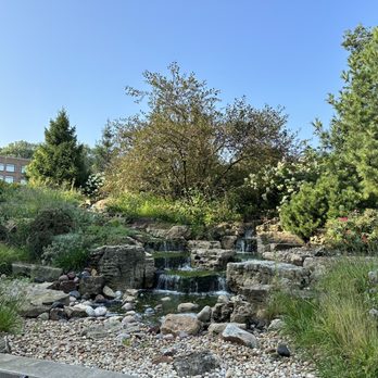 Q CENTER - Updated September 2025 - 199 Photos & 68 Reviews - 1405 N ...