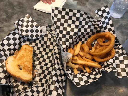 DIGGER’S DINER - BRENTWOOD - 414 Photos & 593 Reviews - 2261 Balfour Rd ...