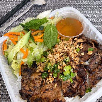 PHO FRIENDLY 18 - Updated December 2025 - 96 Photos & 43 Reviews - 8750 ...