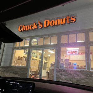 CHUCK’S DONUT SHOP - 340 Photos & 548 Reviews - 5335 NE 4th St, Renton ...