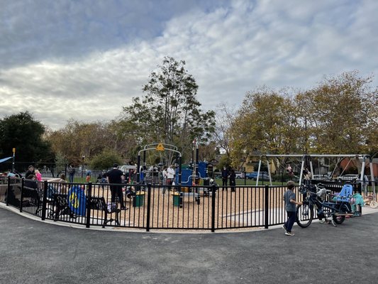 KING POOL - Updated October 2025 - 10 Photos & 22 Reviews - 1700 ...