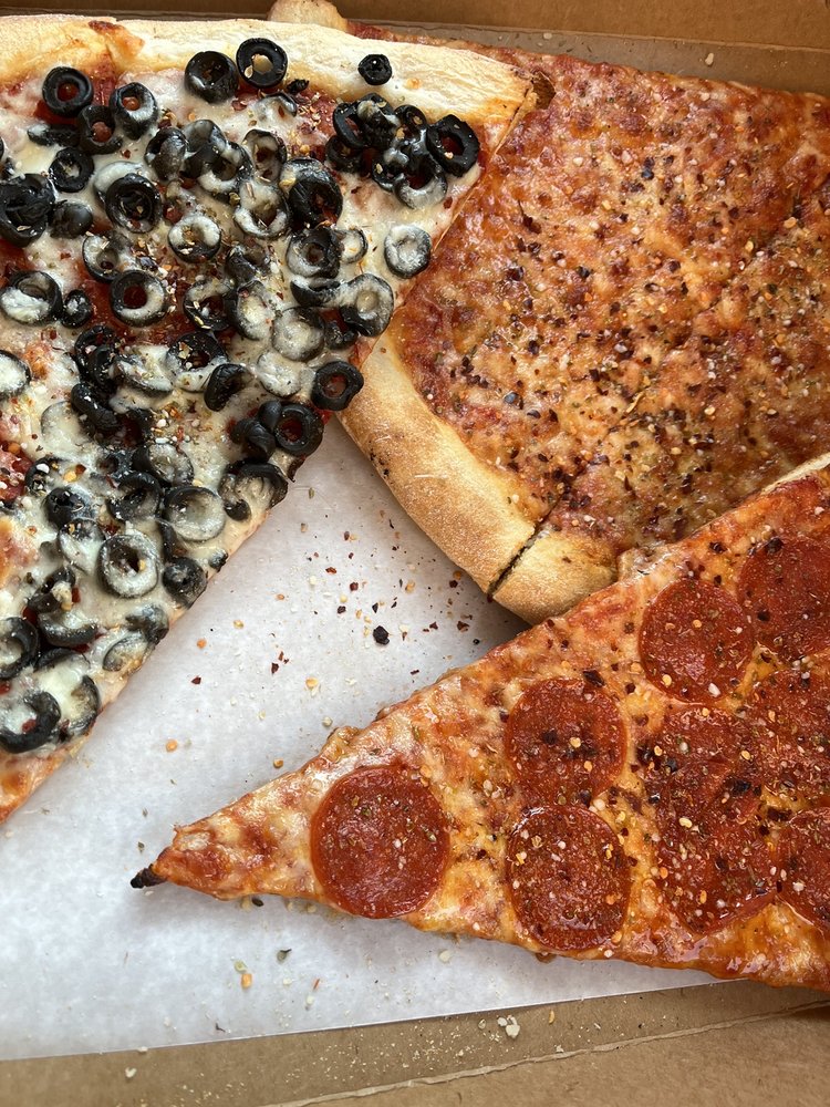 69 PIZZERIA - 35 Photos & 32 Reviews - 4917 69th St, Woodside, New York ...