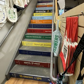 TRIDENT BOOKSELLERS & CAFÉ - Updated July 2025 - 1082 Photos & 2149 ...