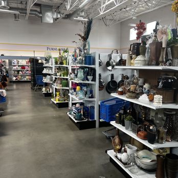 GOODWILL - Updated January 2026 - 79 Photos & 51 Reviews - 706 Broadway ...