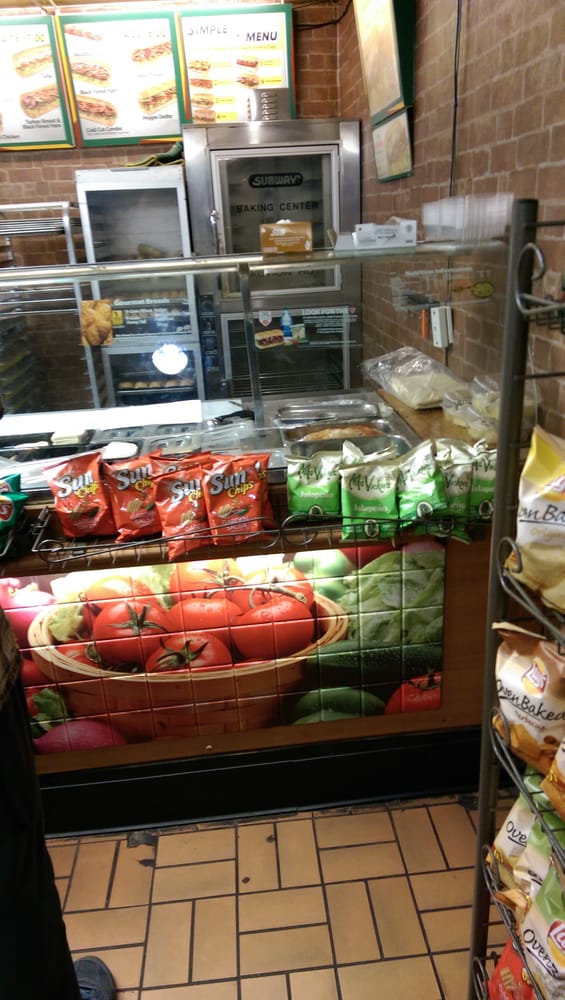 SUBWAY - Updated July 2024 - 14 Reviews - 1001 Loyola Ave Passenger ...