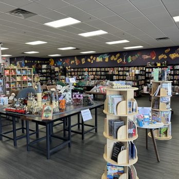 BUFFY’S BOOK BOUTIQUE - Updated August 2024 - 40 Photos & 17 Reviews ...