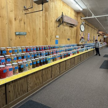 CHUTTERS - Updated November 2025 - 198 Photos & 123 Reviews - 43 Main ...