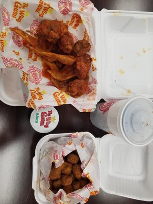 THE WING GURU - Updated September 2025 - 20 Photos & 38 Reviews - 875 W ...